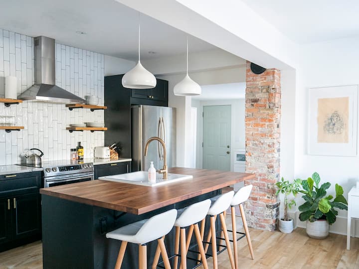 Central Modern Suite Near River/downtown W Sauna - Saskatoon
