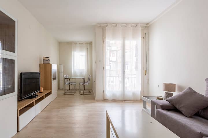 Apartment In Poble Sec (Barcelona Center) - برشلونة
