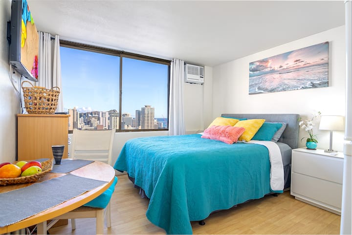 Ocean View Condo W/kitchenette/high Floor - O‘ahu, HI