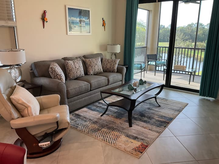 Luxury Golf Condo - Lakewood Ranch, FL
