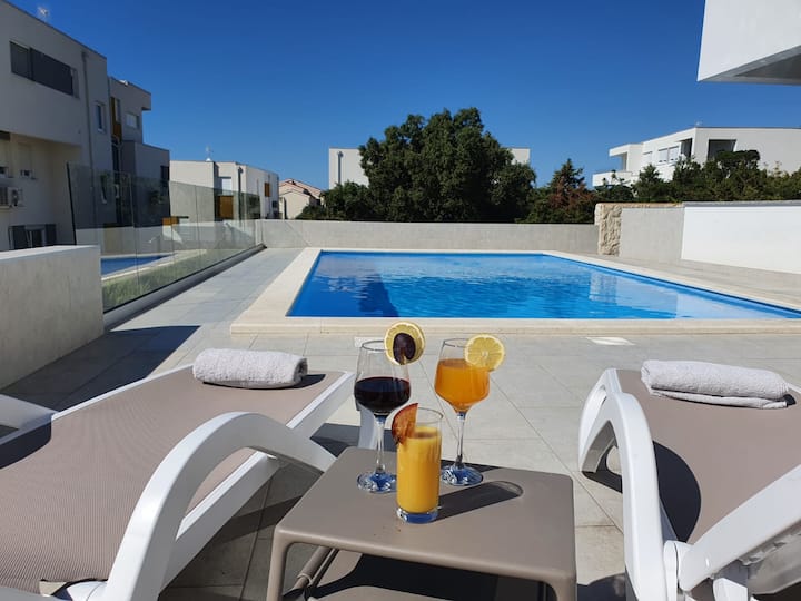 New! Turtle Luxury Apartment With Pool & Sea View - Novalja