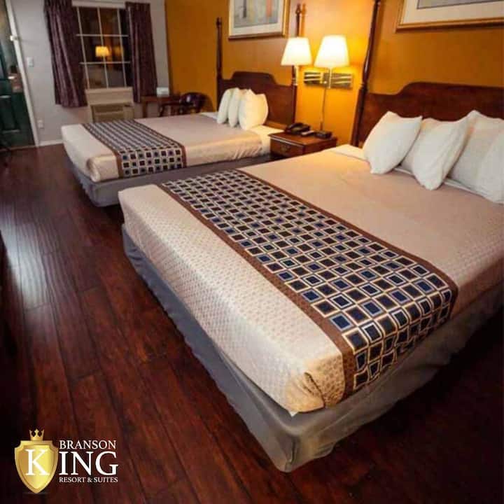 Hotel Room, Two Beds, Free Breakfast Fridge - Branson, MO