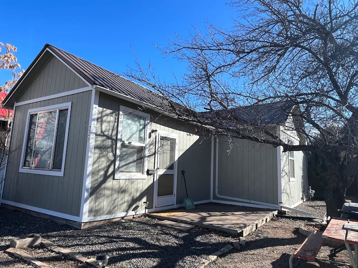 Historic Townsend Park Bungalow Near Black Canyon - Montrose, CO