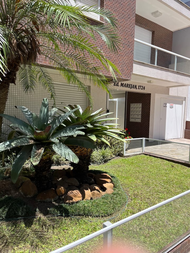 Apartamento, Duas Quadras Do Mar, Capão Da Canoa. - Capão da Canoa