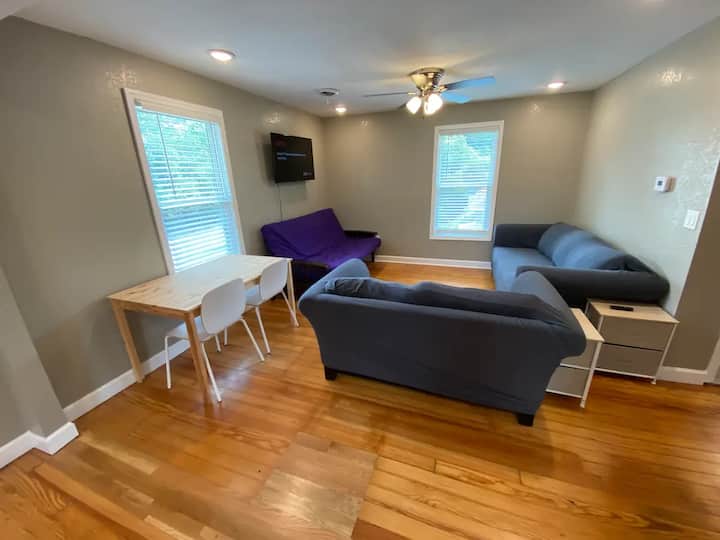 Clean 2nd Story Ksu Apt. - 3 Mins. From Dwtn! - Tuttle Creek State Park, Manhattan