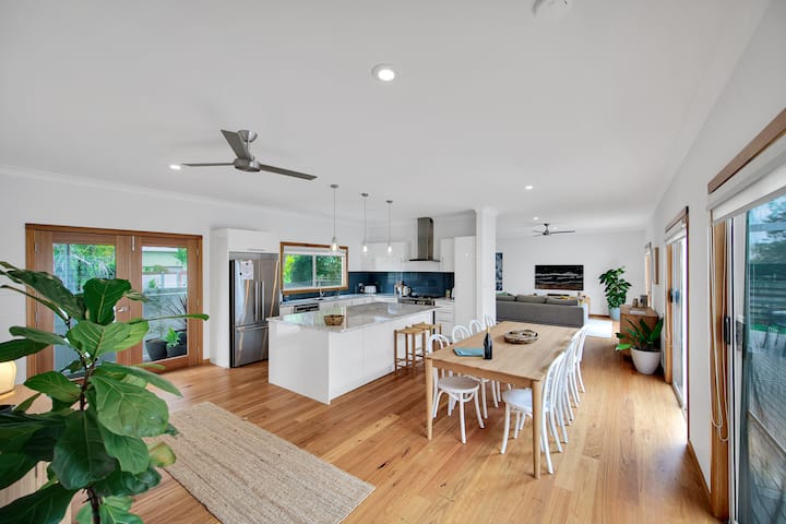 Wattlebird - With Fire Pit & Outdoor Bath - Geelong