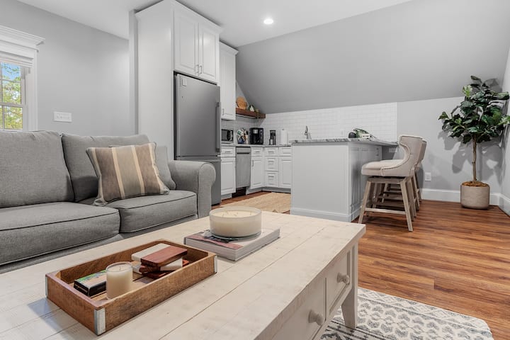 Private Guesthouse. Centrally Located. Ev Charger. - Falls Lake State Recreation Area, Wake Forest