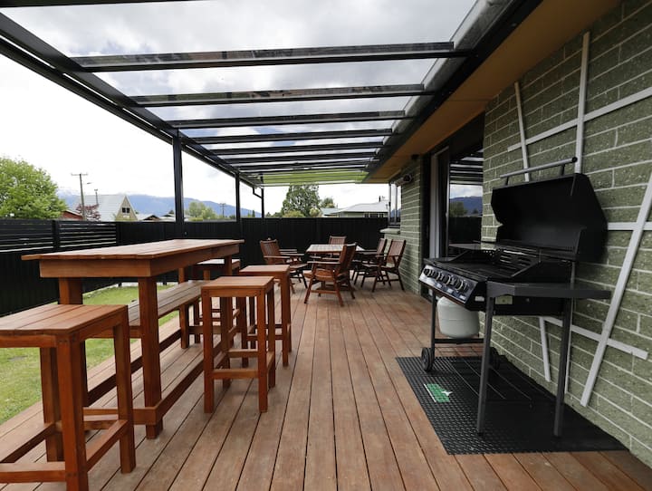 Green Cottage -3 Bedroom Home With All The Extras! - Te Anau