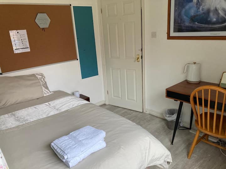 Nice Private Room Near Telford Centre - Telford