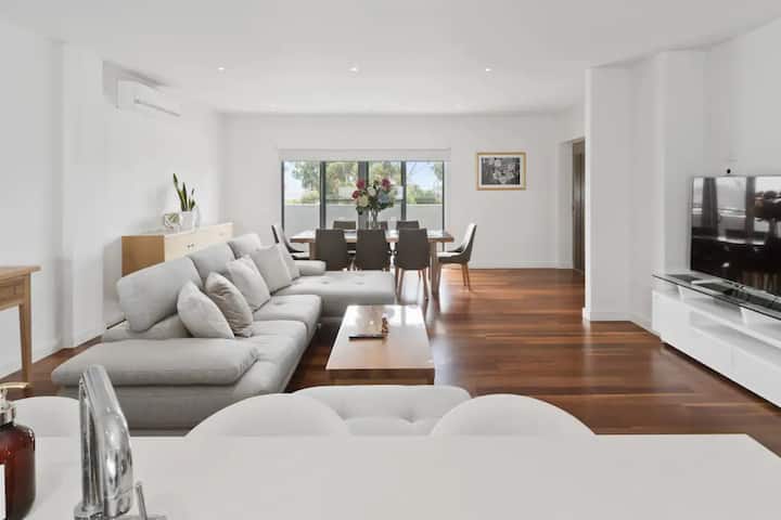 Modern 4br 3bath Beachview House - Mornington