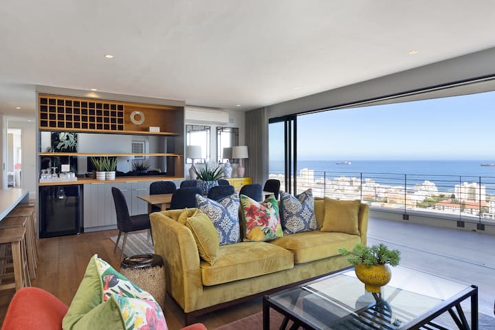 Alpha One 501 Magnificent Views No Load Shedding - Le Cap