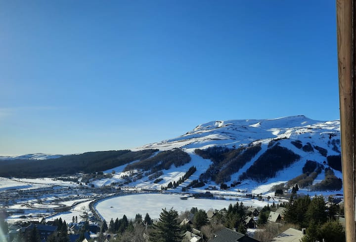 "Sous Les Toits" Vue Panoramique Et Calme - Besse en Chandesse