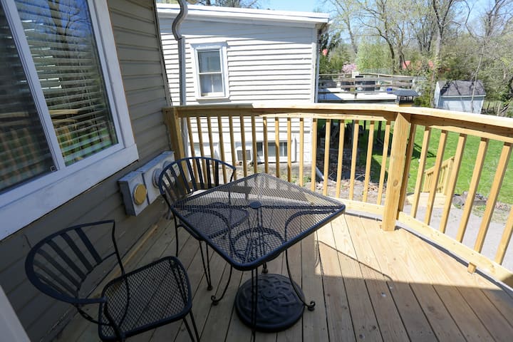 Restored Riverview 3br Sleeps 7 With 270 Deg View - Stockton, NJ