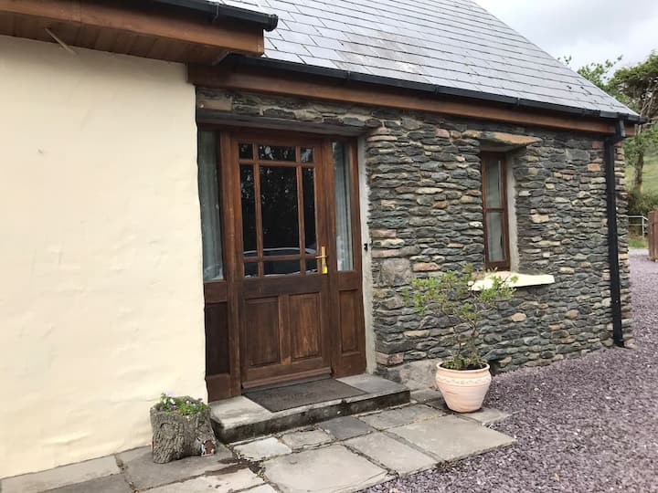 Dingle Farm Cottage/private/wifi/prkg/on Dingleway - Dingle