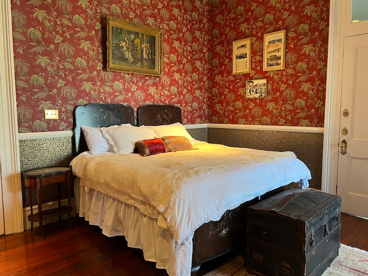 Downtown Historic Home Room #2 - Mobile, AL