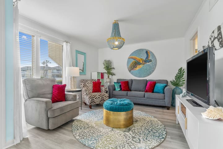 Newly Renovated Condo - Private Beach - Destin, FL