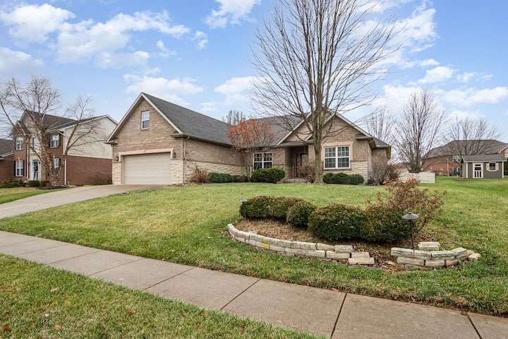 New! Large Home In Great Suburban Neighborhood. - Waynesville, OH