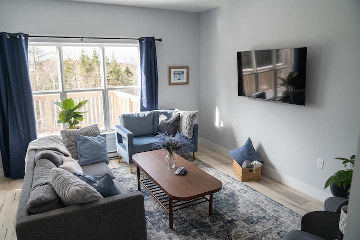 The Scotia Modern: Luxury 4 Bedroom House W/gym - Halifax