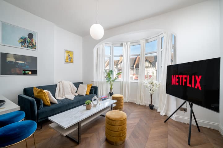 Beautiful Luxe 3 Bedroom With 4 Beds - London