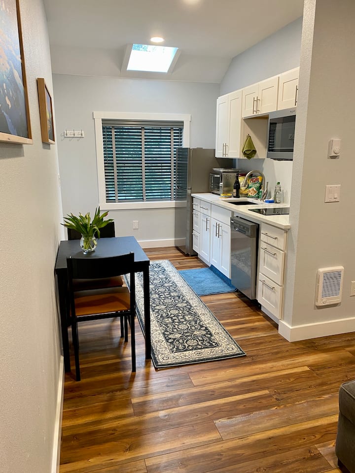 Stylish, Comfortable, Private. - Beaverton, OR