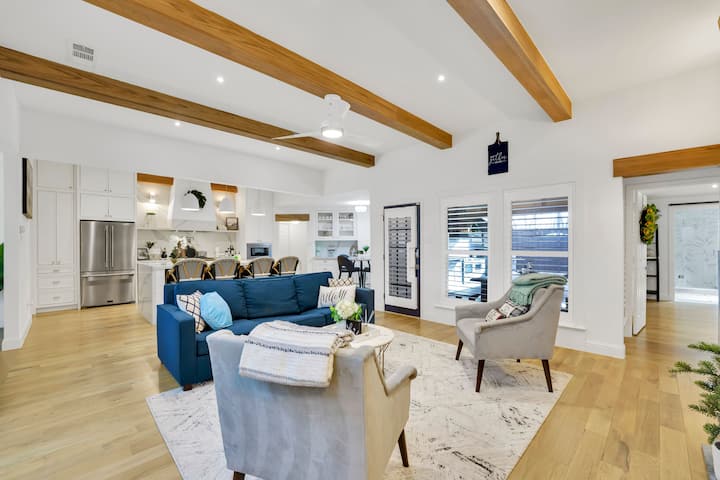 New! Chic Richardson Retreat W/ Patio & Grills! - Richardson, TX