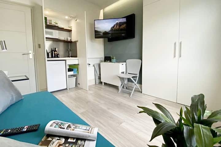 5| Stylish Studio Steps From Sea, Bars & Promenade - Brighton