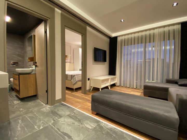 Güzeloba Da 1+1 Lüks Daire - Antalya