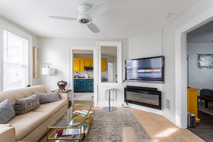 3br Family Apt, Renovated With Easy Check-in - Bridgeport, CT