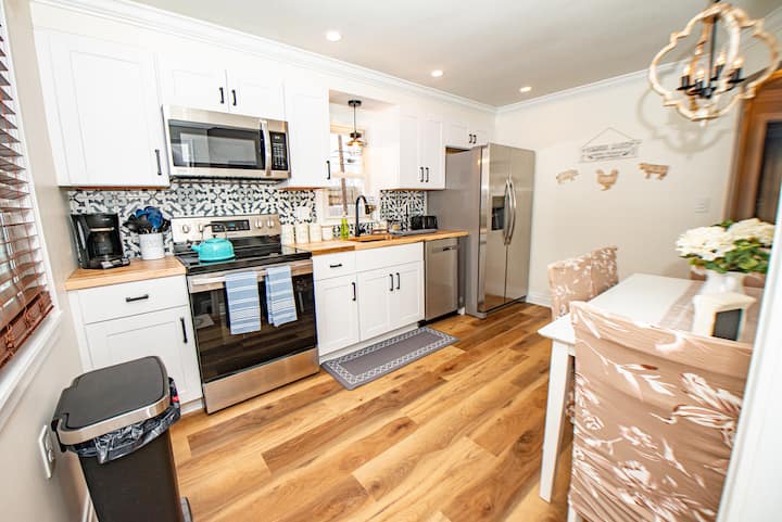 King Bed! New-farmhouse Ii - Lancaster, NY