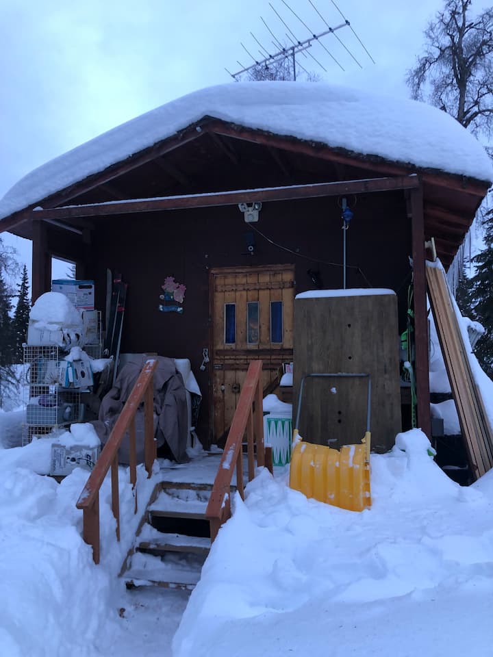Shed With A Bed - Soldotna, AK