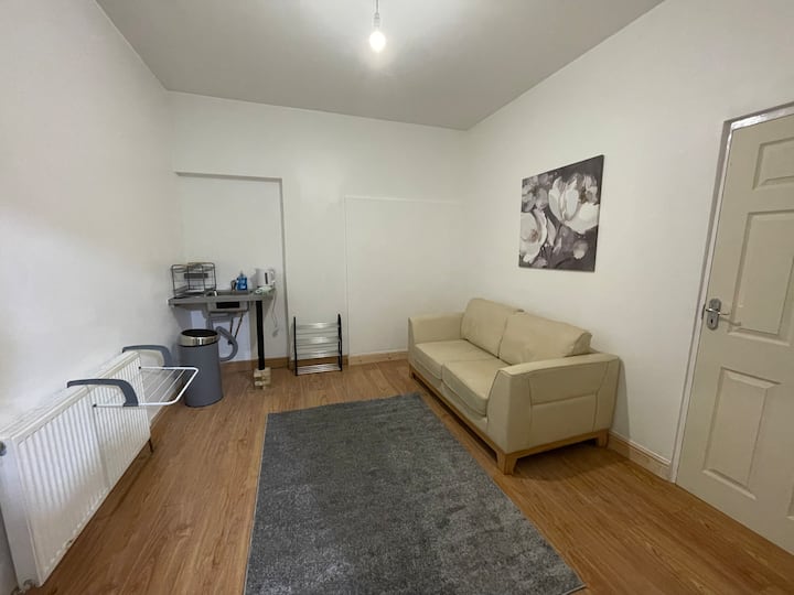 Short Walk From Harrow Centre - 해로