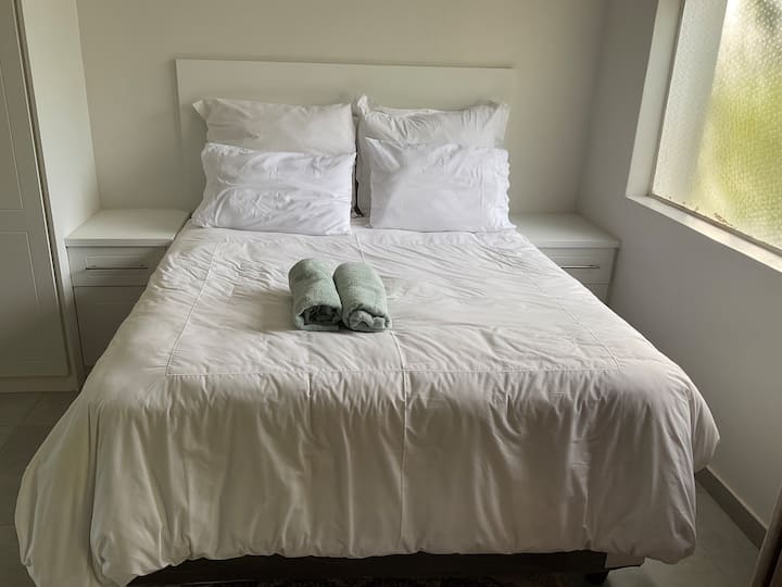 Neat Studio Apartment In Borrowdale - Harare