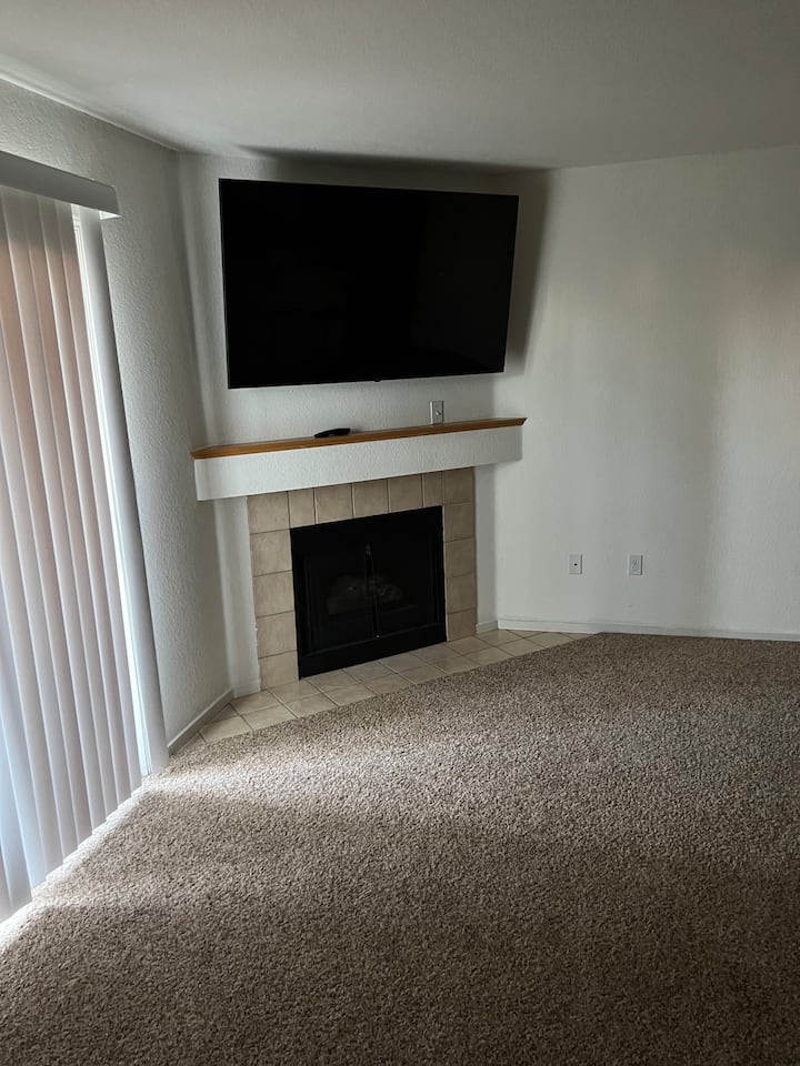 2 Bedroom Townhome In Redding Ca - Redding, CA