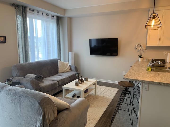 Charming Townhome In Collingwood - Collingwood