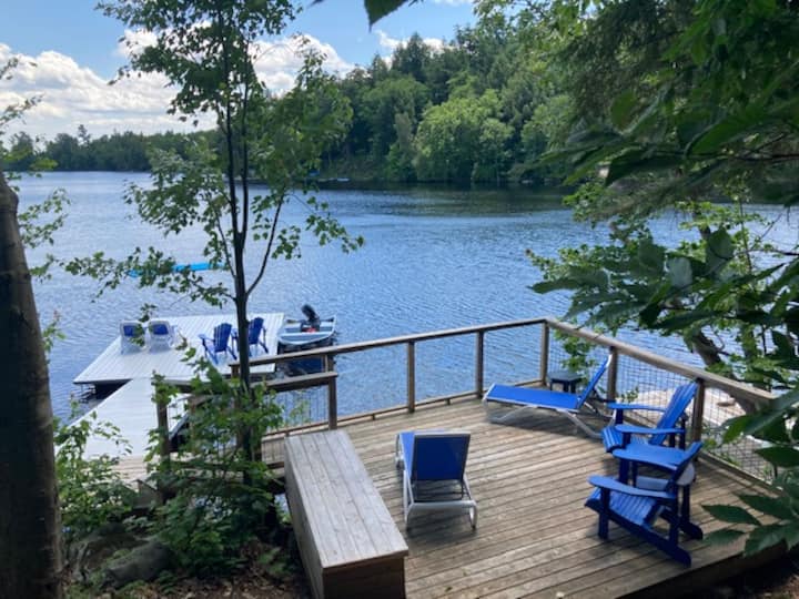 Lively Lakehouse With Hot Tub - Algonquin Provincial Park