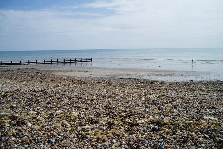 Ferring Holiday Rentals & Homes - England, United Kingdom | Airbnb