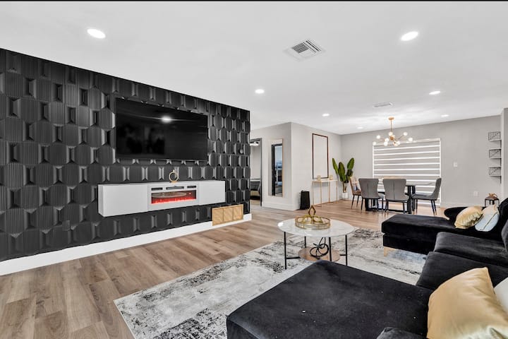 Luxury In The Gardens - Miami Gardens