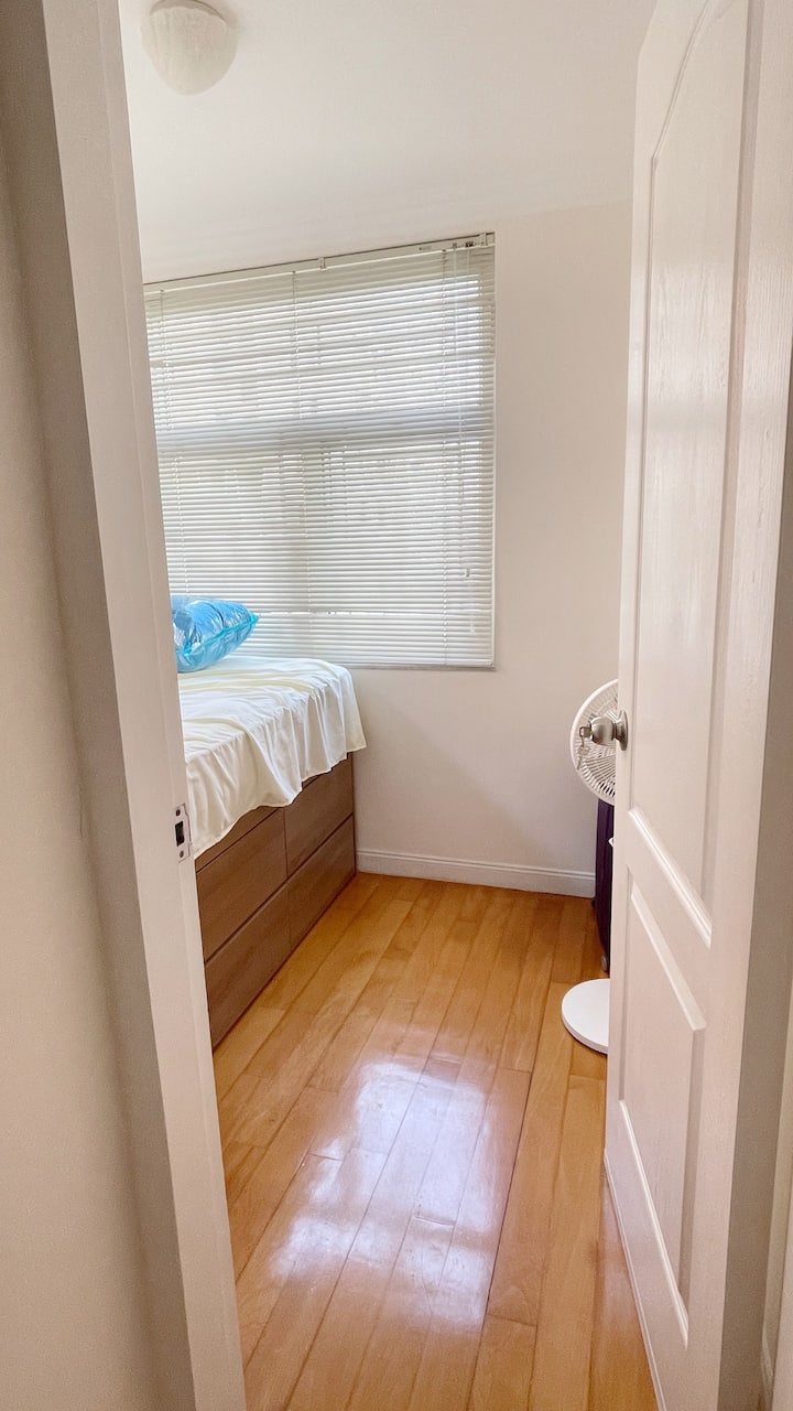 Cozy, Friendly Room In Kowloon East, Mtr九龍灣地鐵站旁單間 - Hong Kong