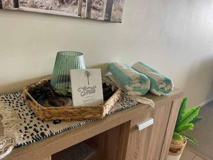 Centrally Located Space With Comfort Plus! - Airlie Beach