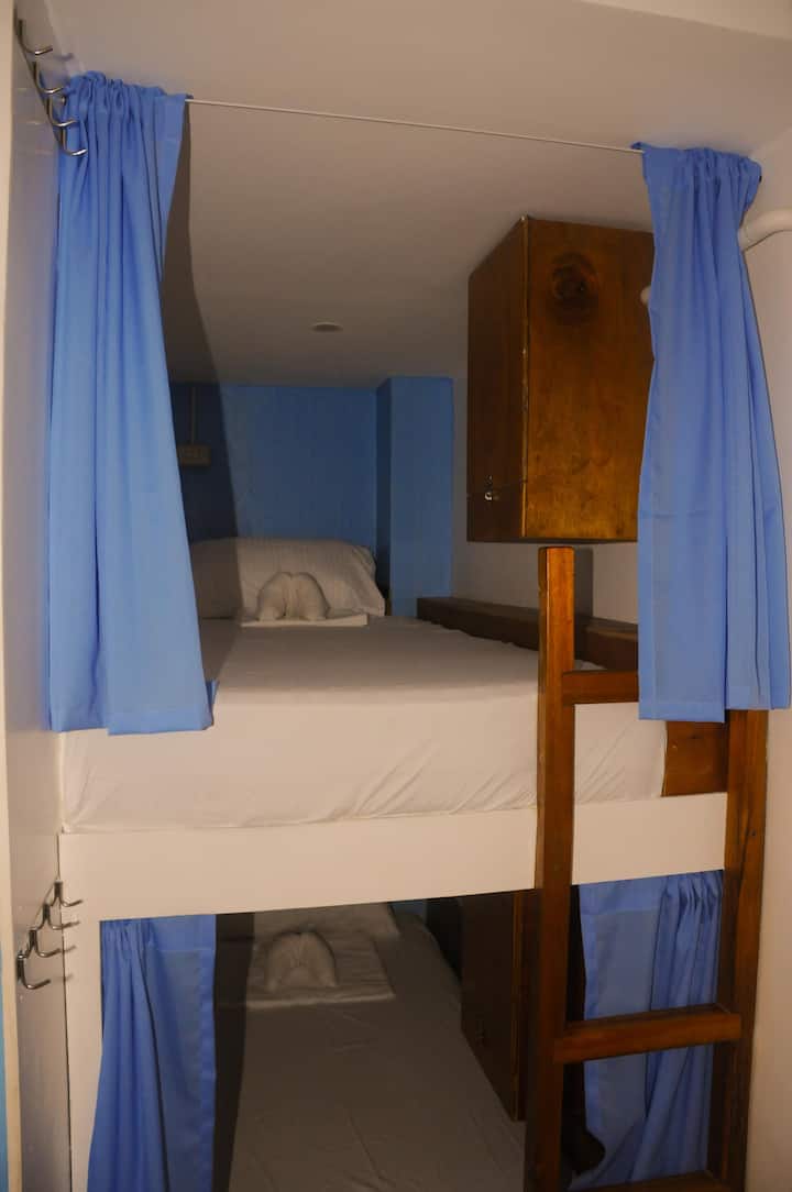 Single Bunk Bed Mixed Dormitory At Thebeachhouse - El Nido