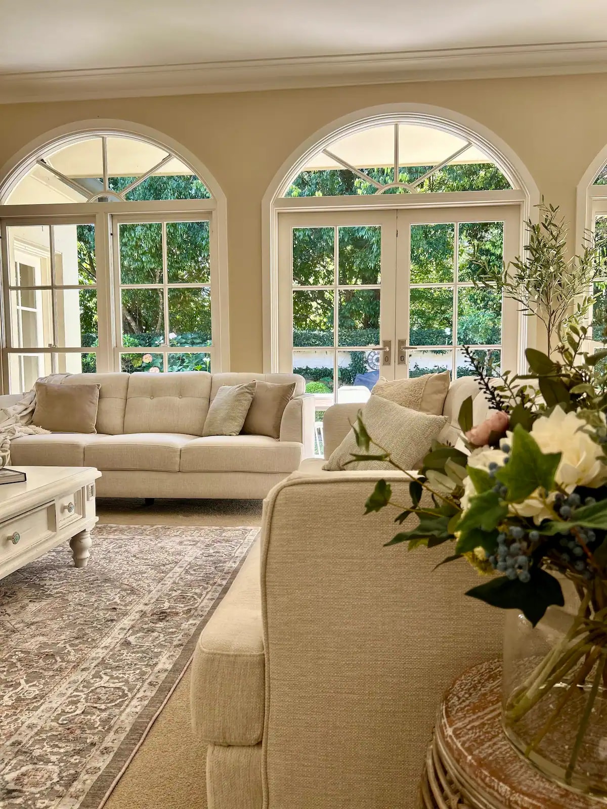 ‘The Mana’ Luxury 3 Bedroom Home with Spa - Houses for Rent in Erina ...