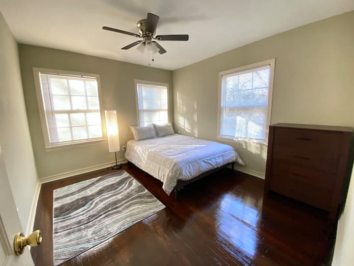 Cozy Two Bedroom 5 Min From Downtown Tyler - Tyler, TX