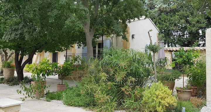 Studio Mitoyen De Mas Provençal - Pélissanne
