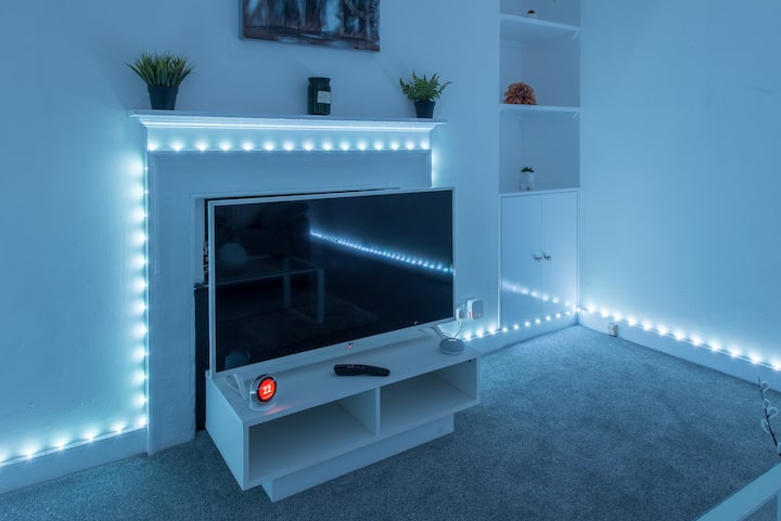 Luxe Maisonette | Parking | Central | Leds | 4k Tv - Bath