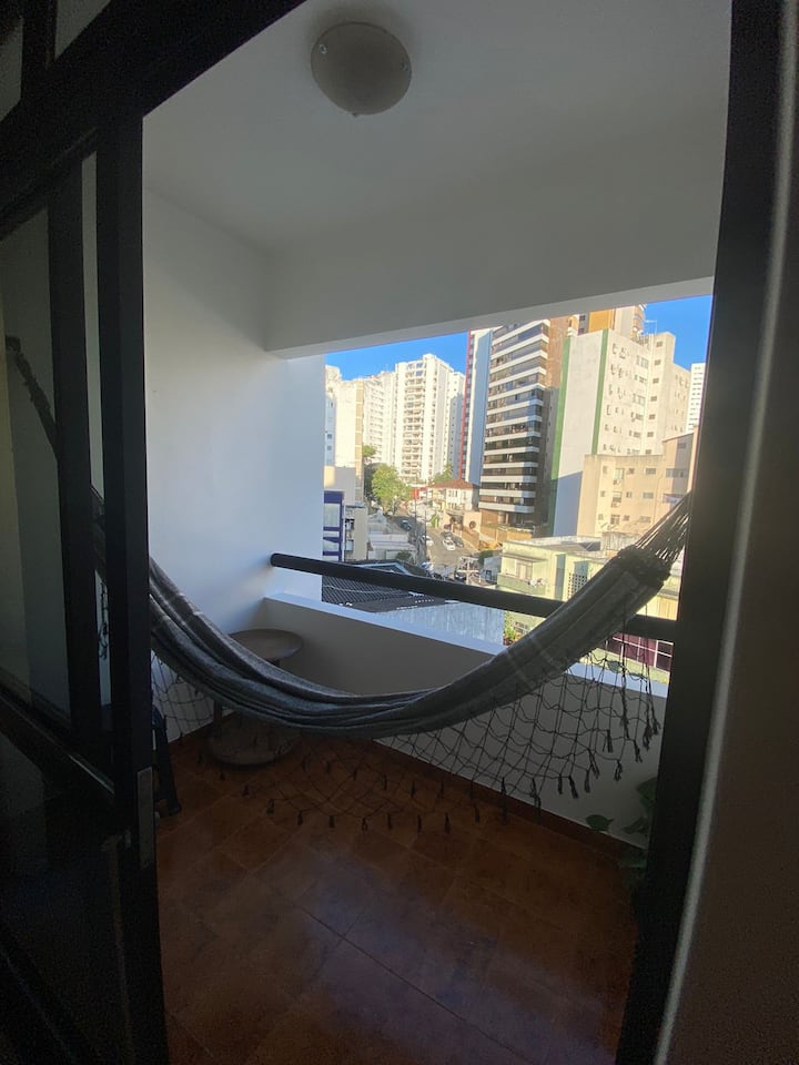 Apto Na Graça, Perto Porto Da Barra - Brasil