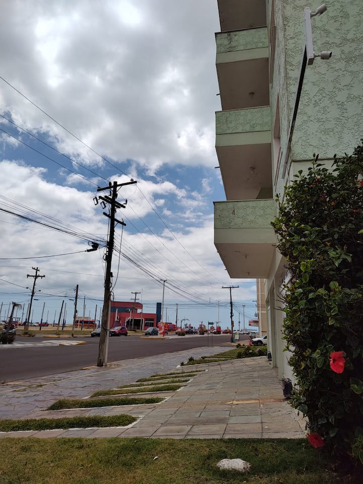 Apartamento 1 Quadra Da Praia! - Tramandaí