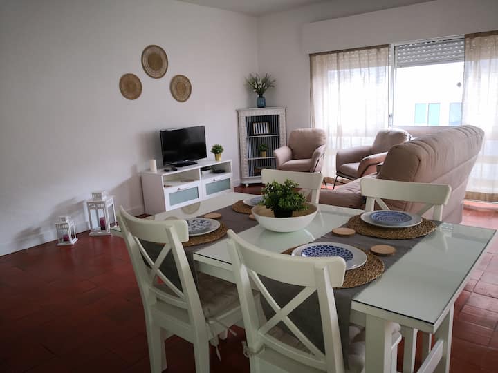 Beach And Surf Lovers - Costa da Caparica