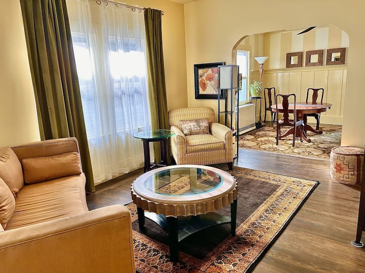 Charming Craftsman Bungalow - Alameda, CA