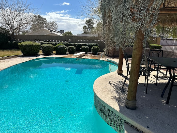 Unit 19 Entire House! 6 Br, 2.5 Ba, Pool Sleeps 38 - Las Vegas