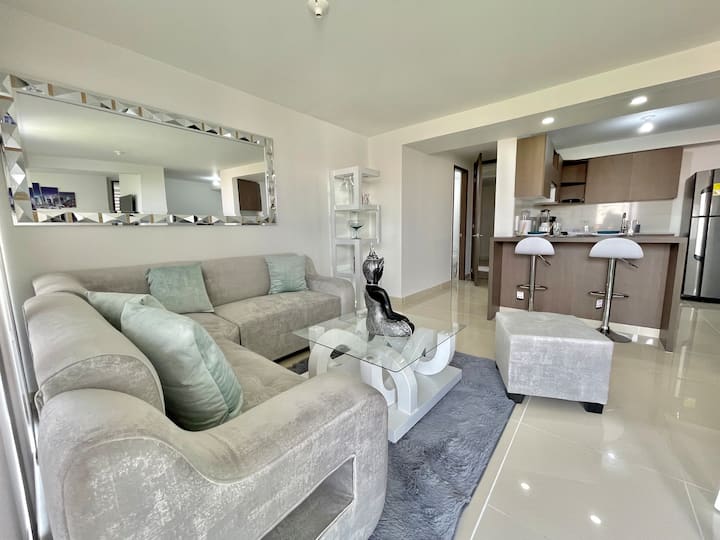 Lujoso Y Amplio Apartamento En Valle Del Lili - Cali